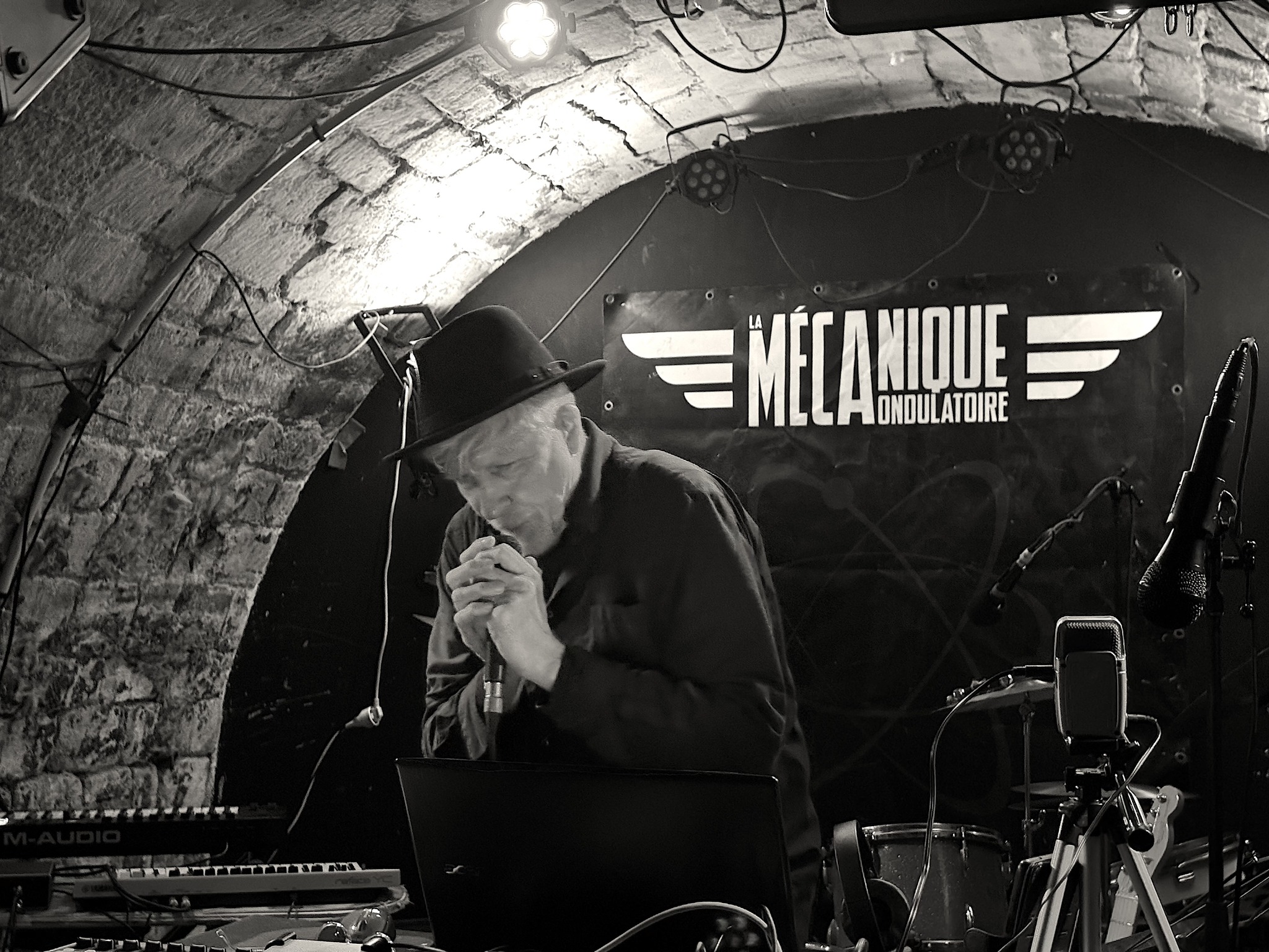 www.rhyschatham.net – Rhys Chatham music and projects. Photo: Paula Court.